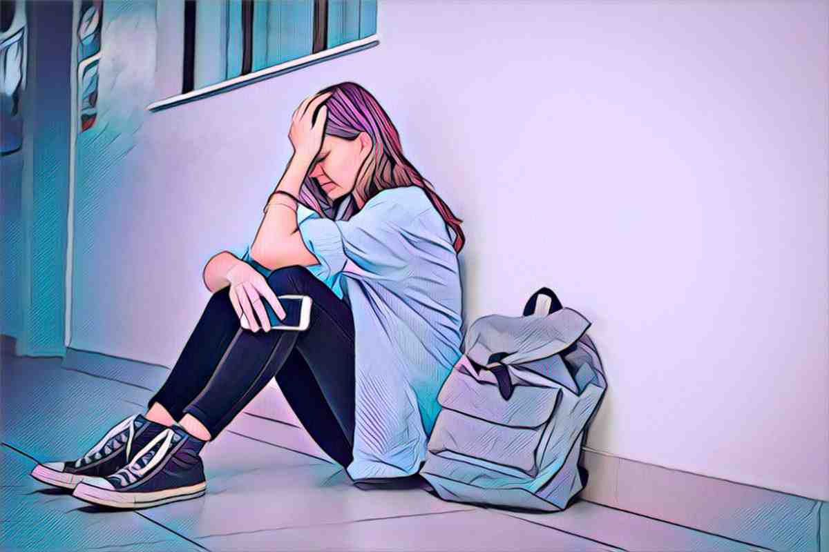 How to Overcome Homesickness in Hostel: 10 Effective Tips